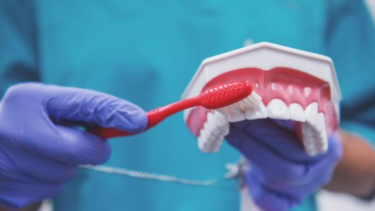 🦷 Zahnstein – Entstehung, Ursache und Entfernung